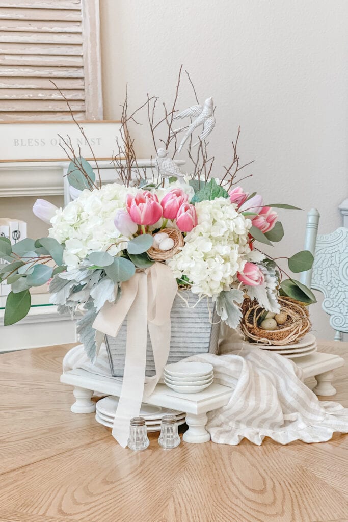 Pretty Spring Tablescape Decoration Ideas - Live Oak Nest French ...